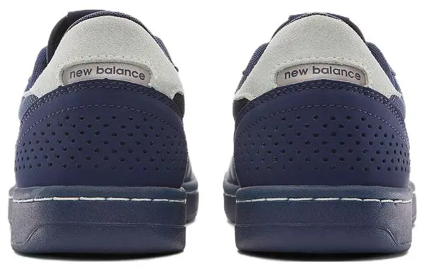 NEW BALANCE 440 Low Top Sneakers