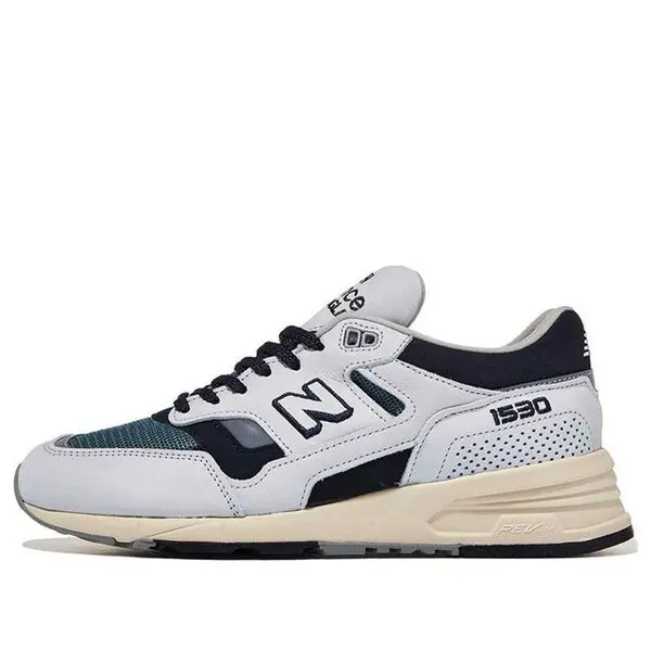 NEW BALANCE 1530 Sneakers