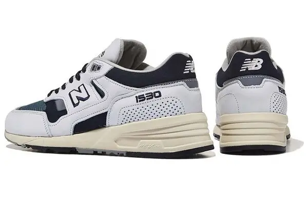 NEW BALANCE 1530 Sneakers