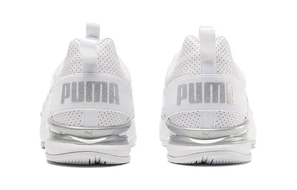 PUMA Axelion Perf Low Top Sneakers
