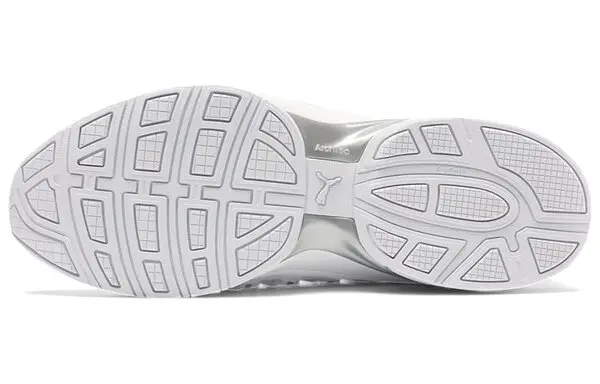 PUMA Axelion Perf Low Top Sneakers