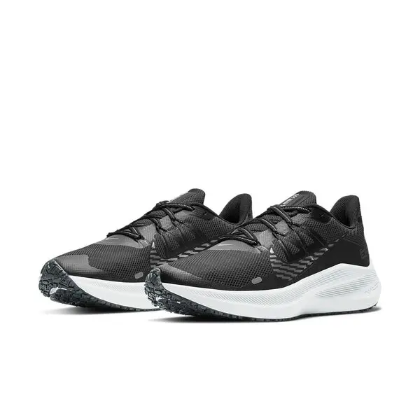 Nike Zoom Winflo 7 Shield Low Top Sneakers