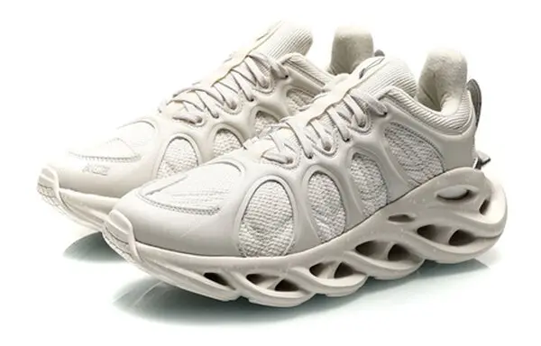 LI-NING Arc Ace X New York Fashion Week 2019 Sneakers - White/beige