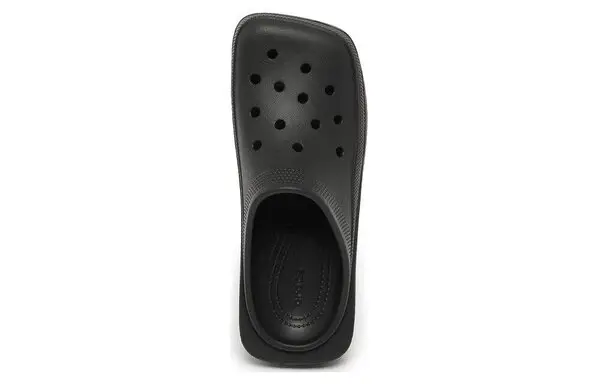 CROCS Classic Blunt Toe Clogs