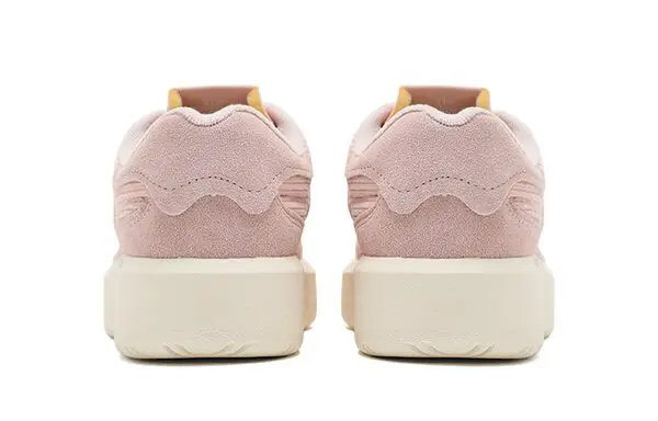 NEW BALANCE Ct302 Sneakers - Pink