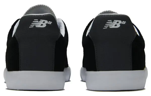 NEW BALANCE Numeric 22 Skate Shoes - Black/white