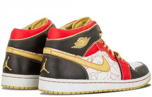 JORDAN 1 Retro High Top Sneakers