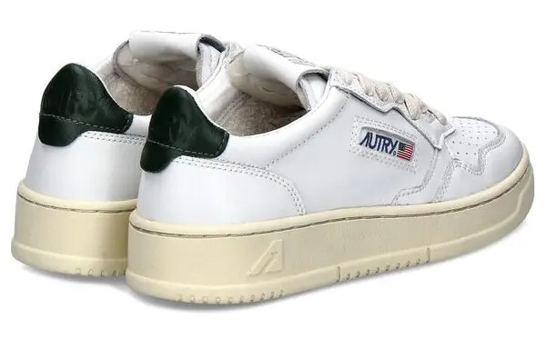 AUTRY Medalist Low Top Sneakers - White/black