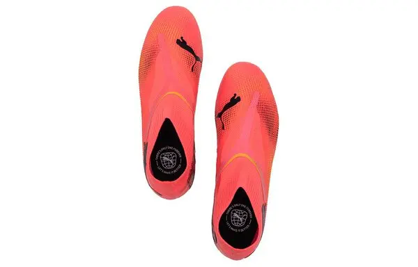 PUMA Future 7 Match + Laceless Mg Soccer Sneakers