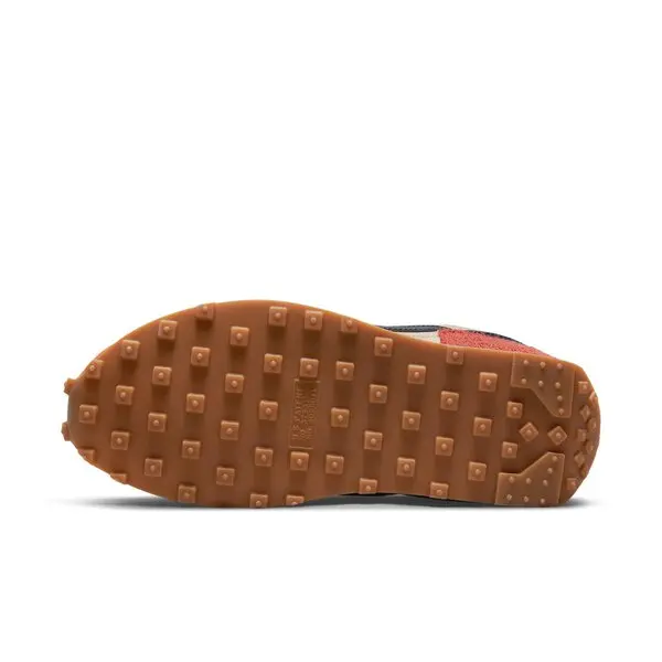 Nike Daybreak Cinnabar Sanddrift Gum Low Top Sneakers - Red