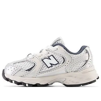 NEW BALANCE 530 Sneakers