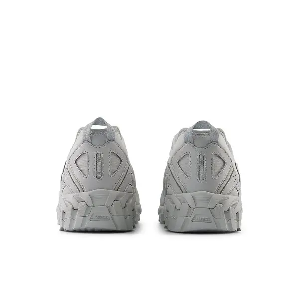 NEW BALANCE Ml610 Sneakers - Grey
