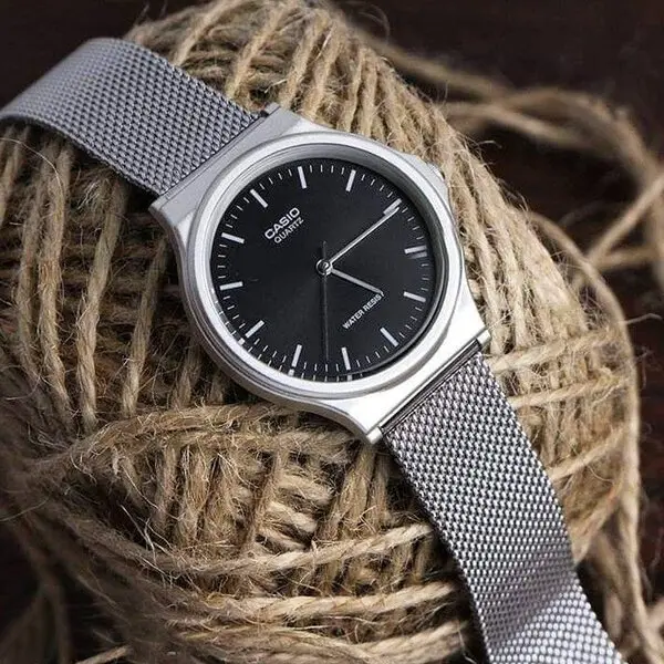 Casio Analog Quartz Watch With Mesh Strap