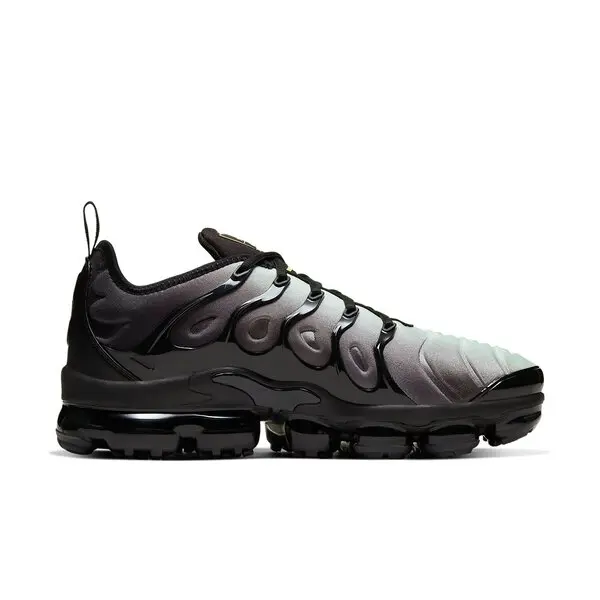 Nike Vapormax Plus Sneakers - Black
