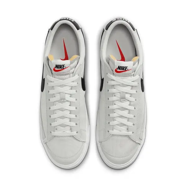 Nike Blazer Low 77 Se Sneakers - Light Bone/sail/light