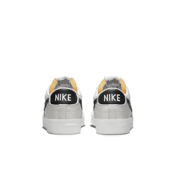 Nike Blazer Low 77 Se Sneakers - Light Bone/sail/light