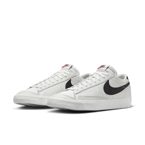 Nike Blazer Low 77 Se Sneakers - Light Bone/sail/light
