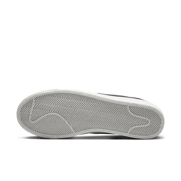 Nike Blazer Low 77 Se Sneakers - Light Bone/sail/light