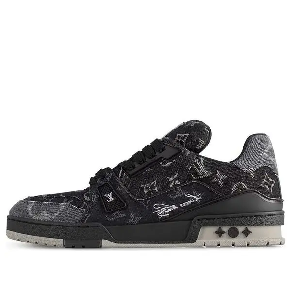 LOUIS VUITTON Trainer Sneakers