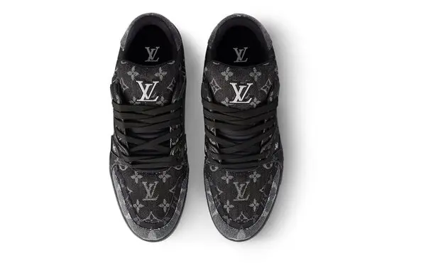 LOUIS VUITTON Trainer Sneakers