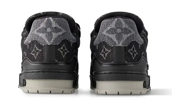 LOUIS VUITTON Trainer Sneakers