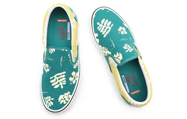 VANS Classic Slip-on Aloha Graphic Low Top Sneakers - Blue/yellow