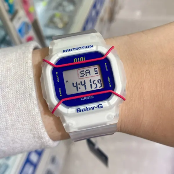 Casio Baby-g Bgd-560sc-7 Digital Watch - White
