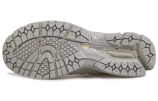 NEW BALANCE 2002r Sneakers - Grey