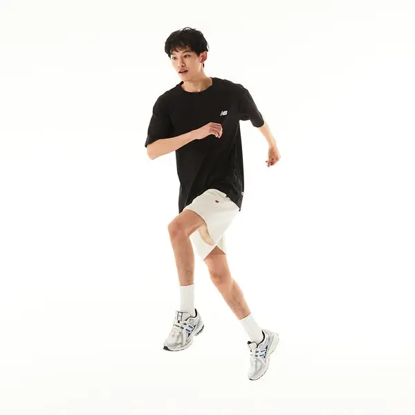 NEW BALANCE Nb Small Logo T-shirt Asia Sizing - Black