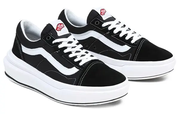VANS Old Skool Overt Comfycush Sneakers - Black/white
