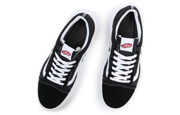VANS Old Skool Overt Comfycush Sneakers - Black/white