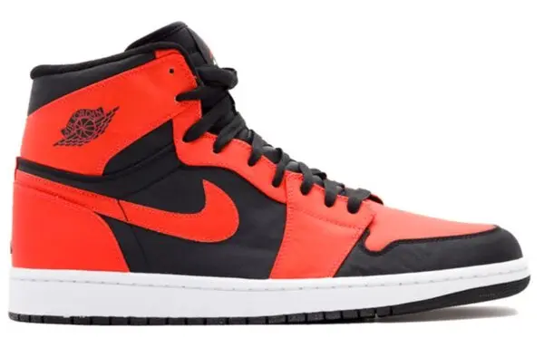 JORDAN Air 1 Retro High Sneakers - Black