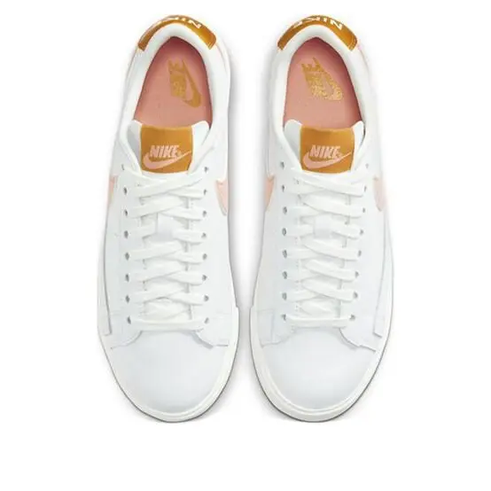 Nike Blazer Low Sneakers