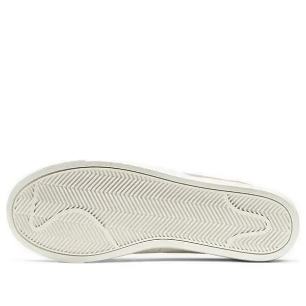 Nike Blazer Low Sneakers - White/pink