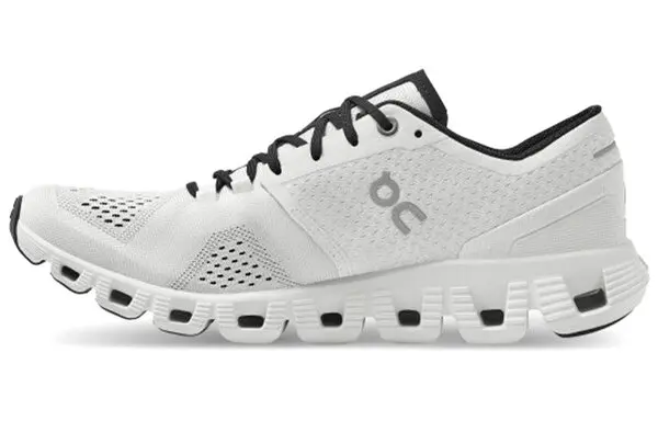 On Cloud X Sneakers - White/black