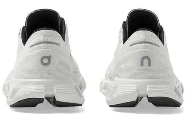 On Cloud X Sneakers - White/black