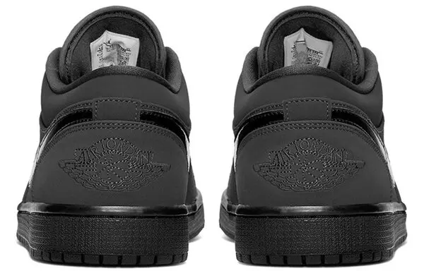 JORDAN 1 Low Sneakers - Black