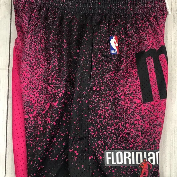 Mitchell & Ness X Nba Miami Heat Spray Paint Swingman Shorts
