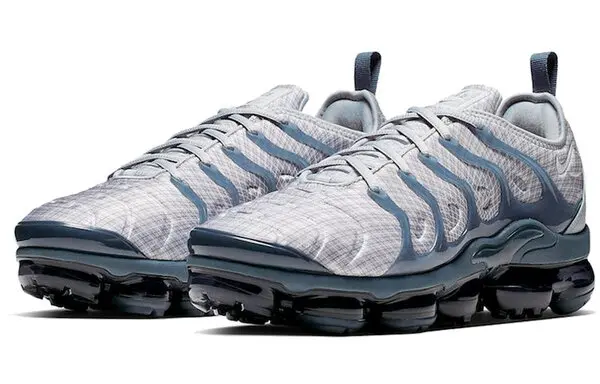 Nike Vapormax Plus Athletic Sneakers - Grey