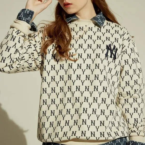 MLB New York Yankees Retro All-over Print Crewneck Sweater