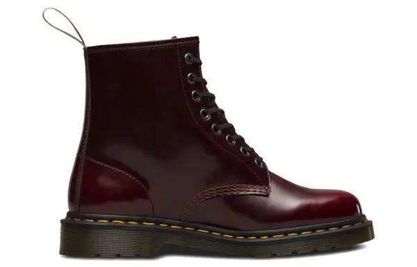 Dr. Martens 1460 8-eye Boots