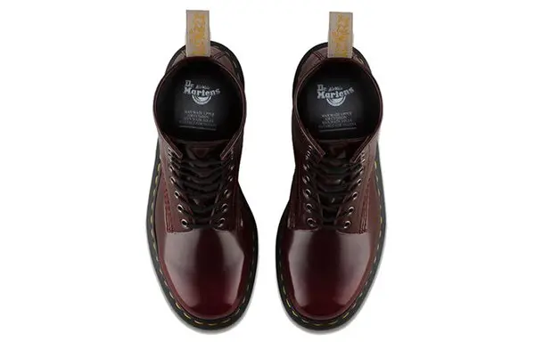 Dr. Martens 1460 8-eye Boots