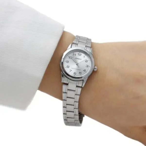 Casio Analog Quartz Watch With Water Resistance - Silver
