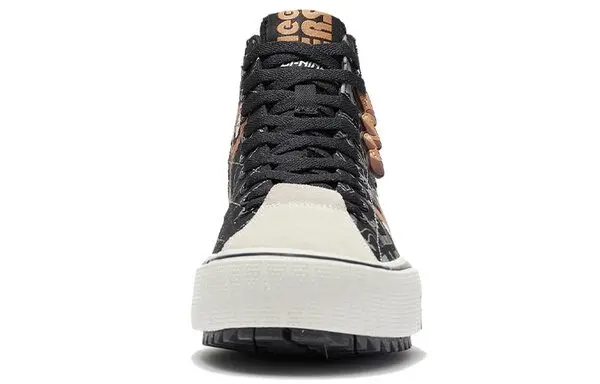 LI-NING Classic Canvas Hi X Disney Tigger Sneakers