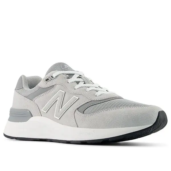 NEW BALANCE 880 Athletic Sneakers