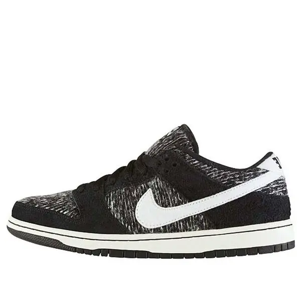 Nike Dunk Low Sneakers
