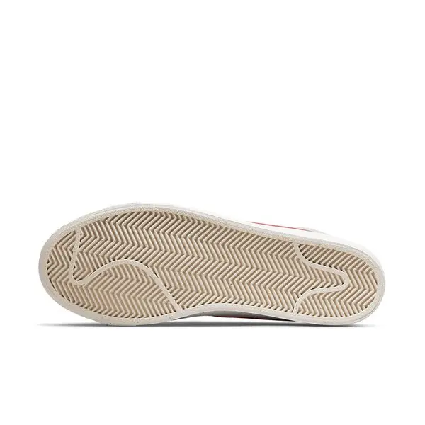 Nike Zoom Blazer Mid Sb Sneakers - Cream/red