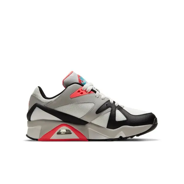 Nike Zoom Structure Sneakers