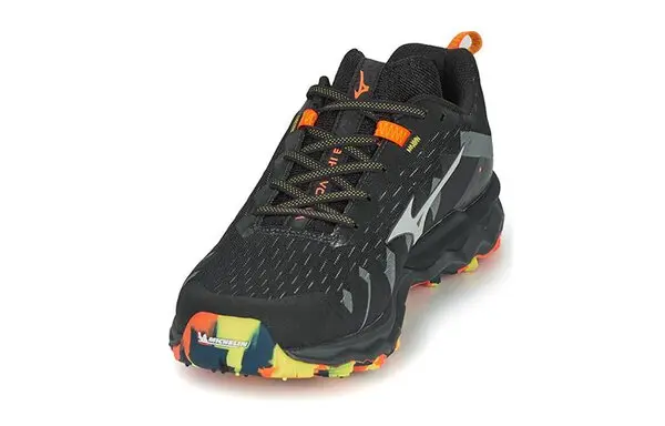 Mizuno Wave Daichi 6 Athletic Sneakers