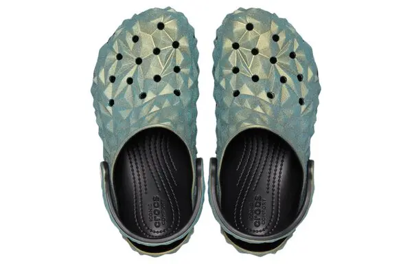 CROCS Classic Iridescent Geometric Clog - Green/black